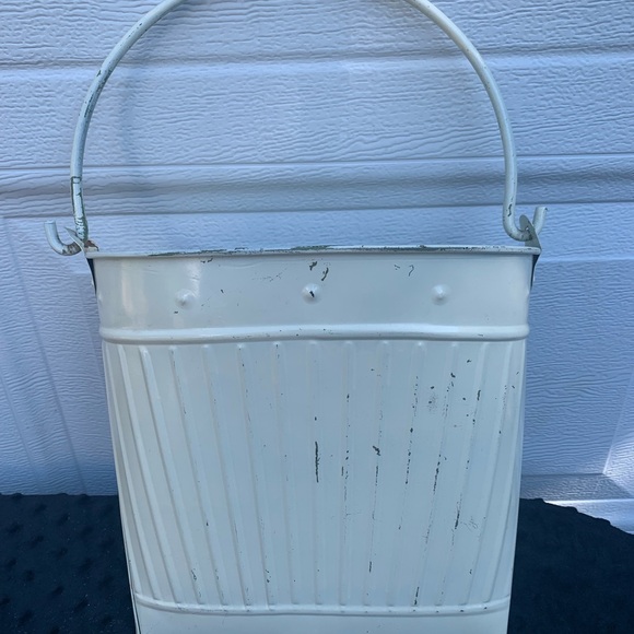 Accents | Vintage Cream Metal Bucket | Poshmark